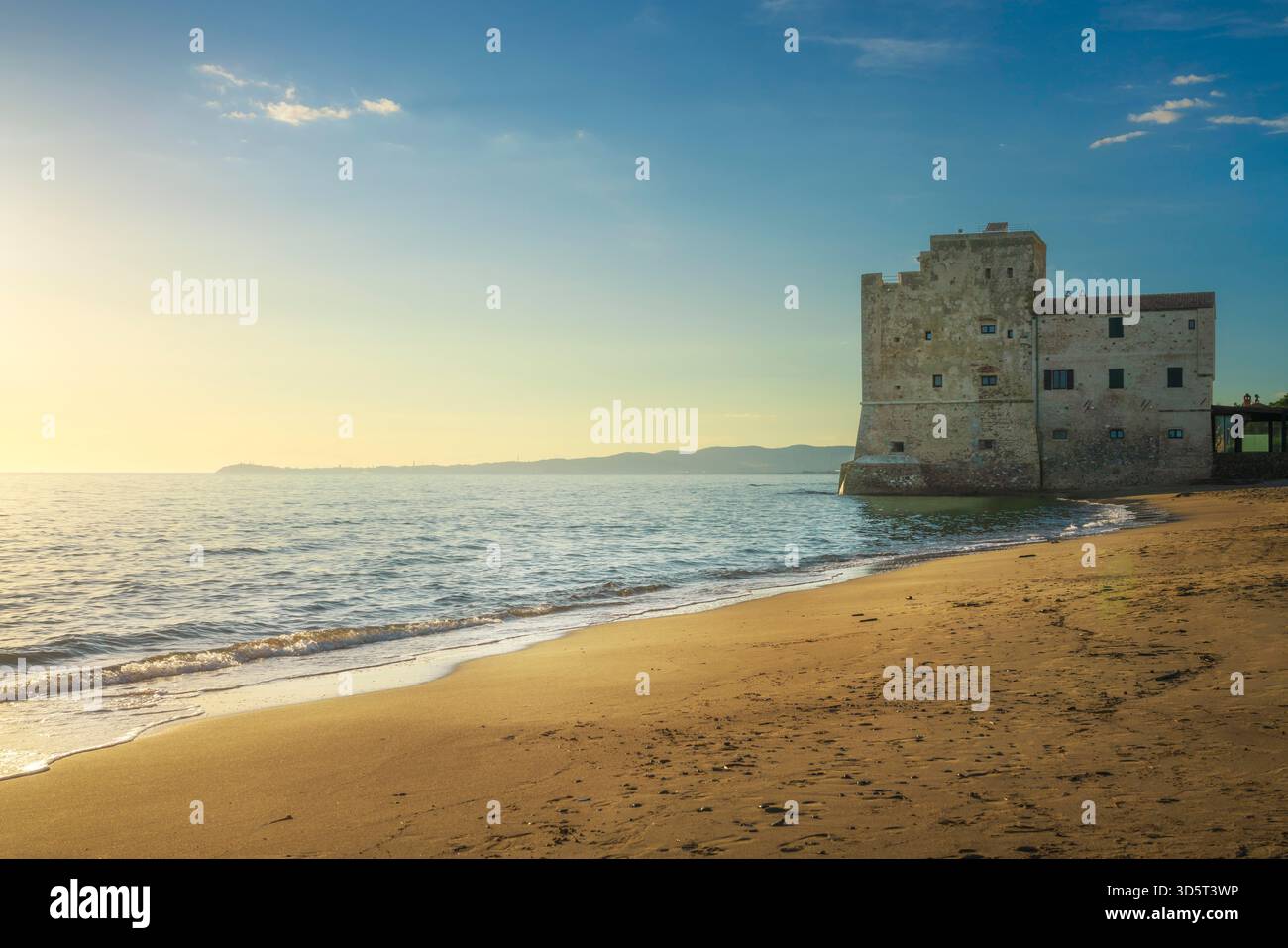 Torre mozza beach old hi-res stock photography and images - Alamy