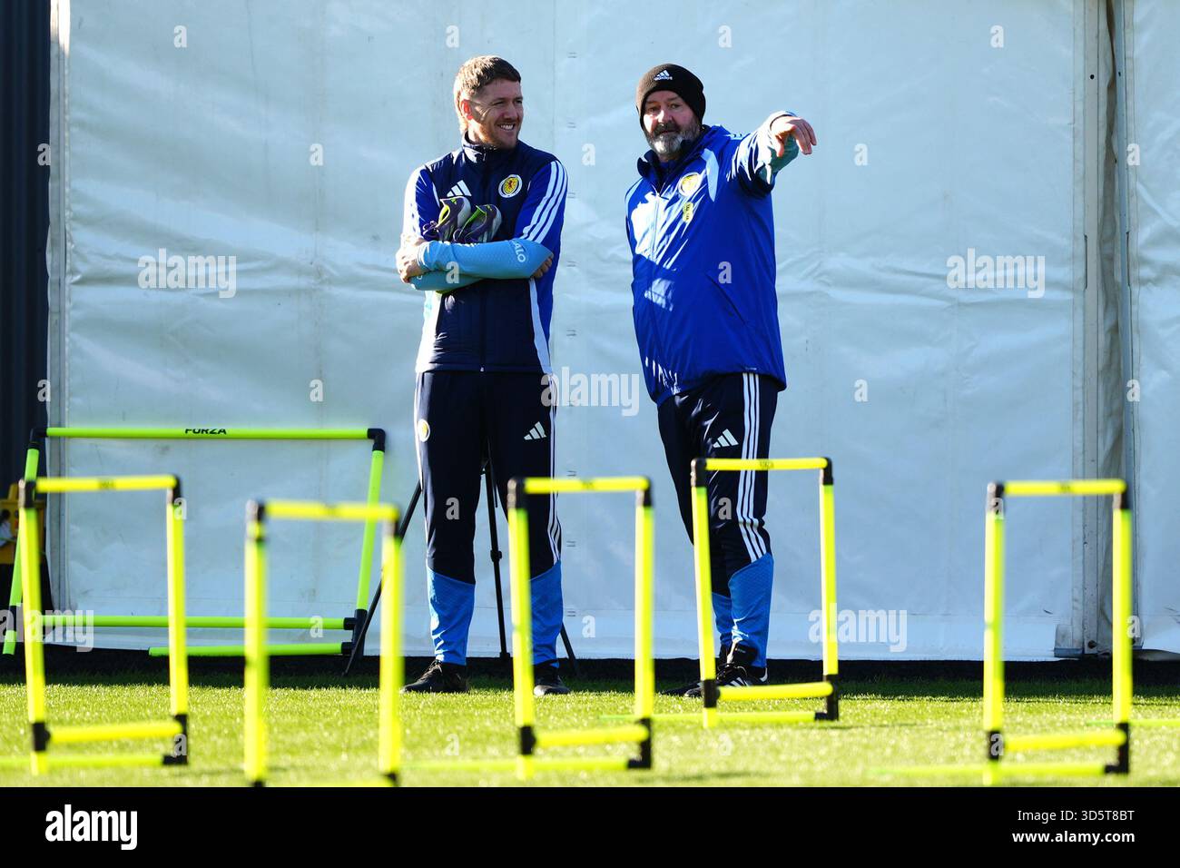Scotland head coach Steve Clarke (right) during a training session at ...