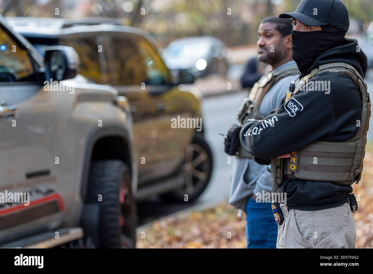 Federal law enforcement officers with Immigration and Customs ...