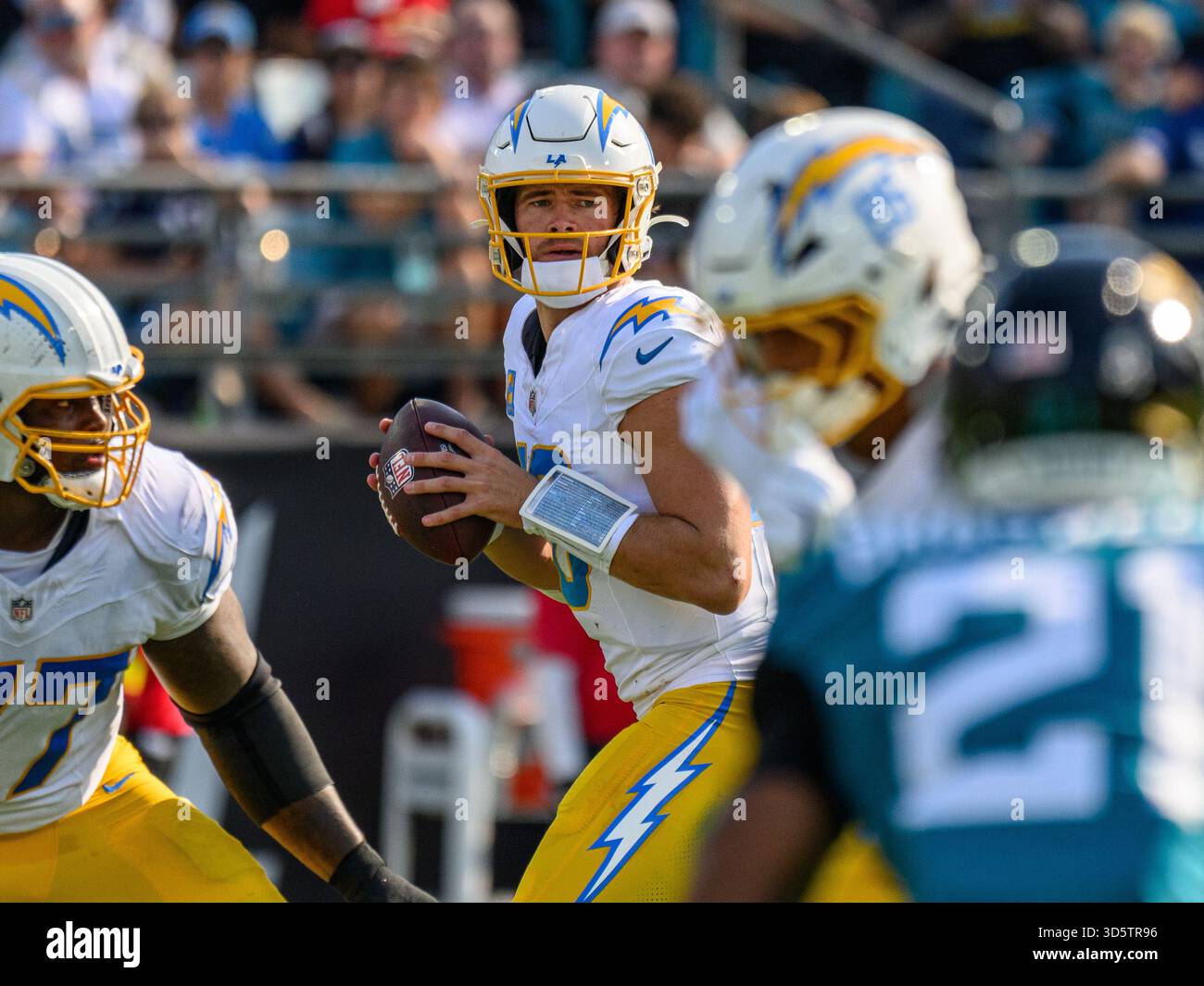 November 16, 2025: Los Angeles Chargers quarterback Justin Herbert (10 ...