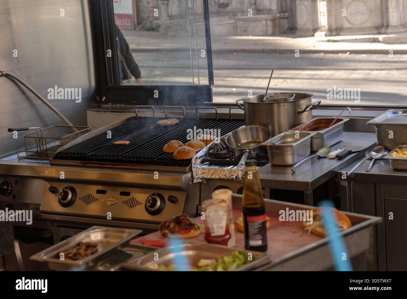 17 November 2025, Turkey, Istanbul: A street snack bar in the ...