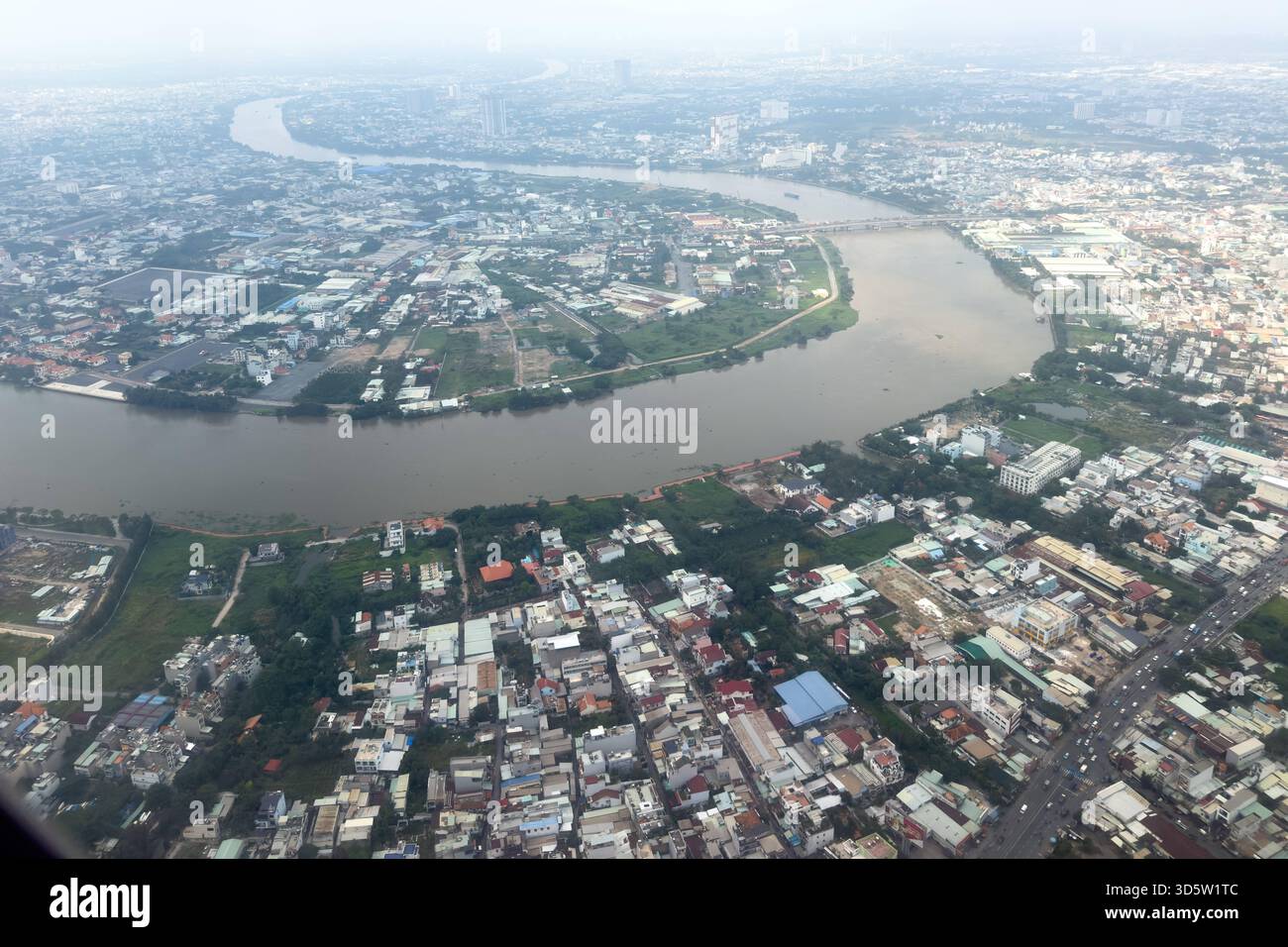 Vietnam 2025 Ho Chi Minh City, - 13. November 2025: Anflug auf Ho Chi Minh City, früher Saigon ...