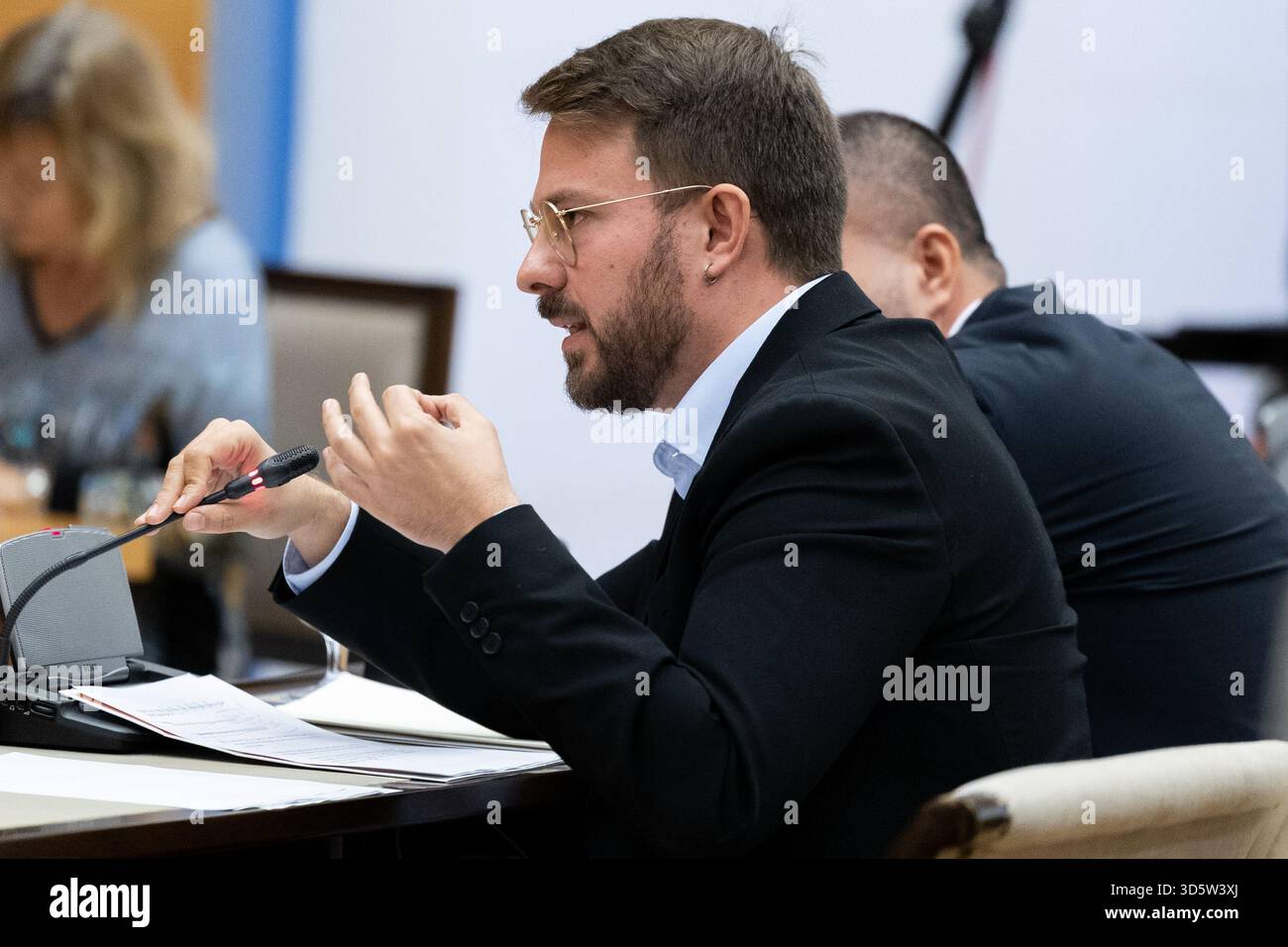The deputy of Sumar, Alberto Ibáñez, during the commission of the dana ...