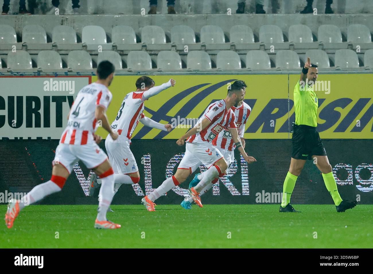 Giuseppe Cuomo of L.R. Vicenza celebrates a goal during the Italian ...