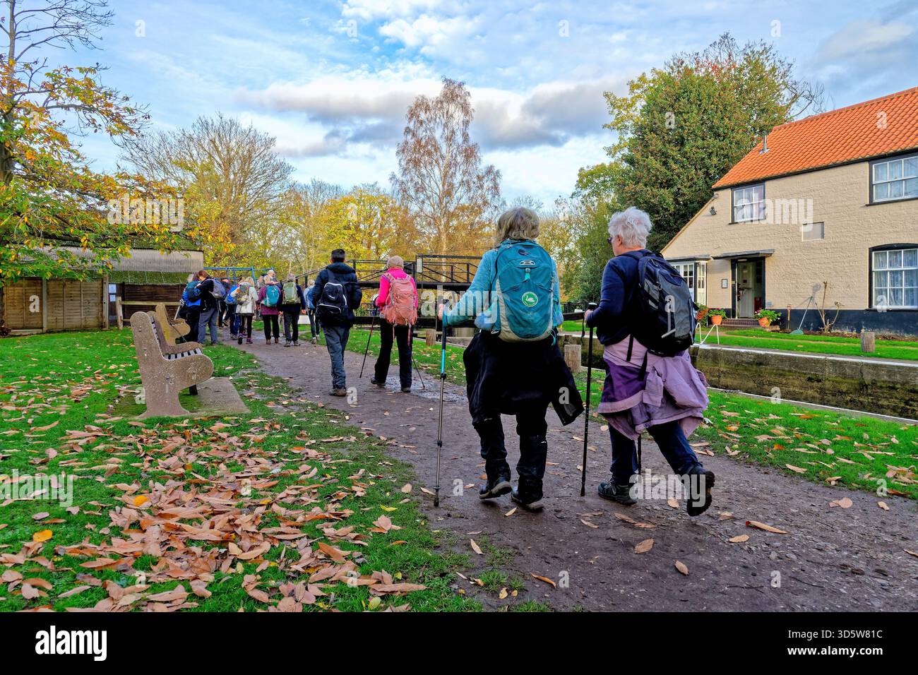 Lock cotage hi-res stock photography and images - Alamy