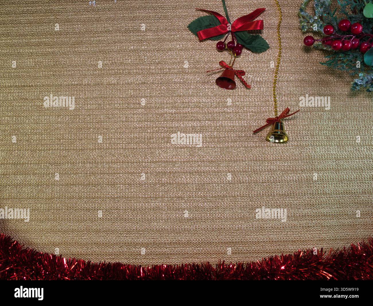 Christmas Decorations Golden Background - Festive Christmas decorations ...
