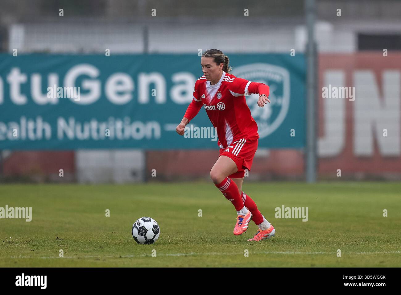 Vanessa Gilles (FC FC Bayern Munich, #02) with ball, GER, FC Ingolstadt ...