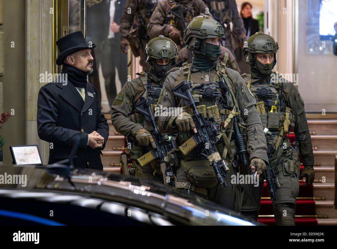 17 November 2025, Hesse, Frankfurt/Main: Masked officers from the ...