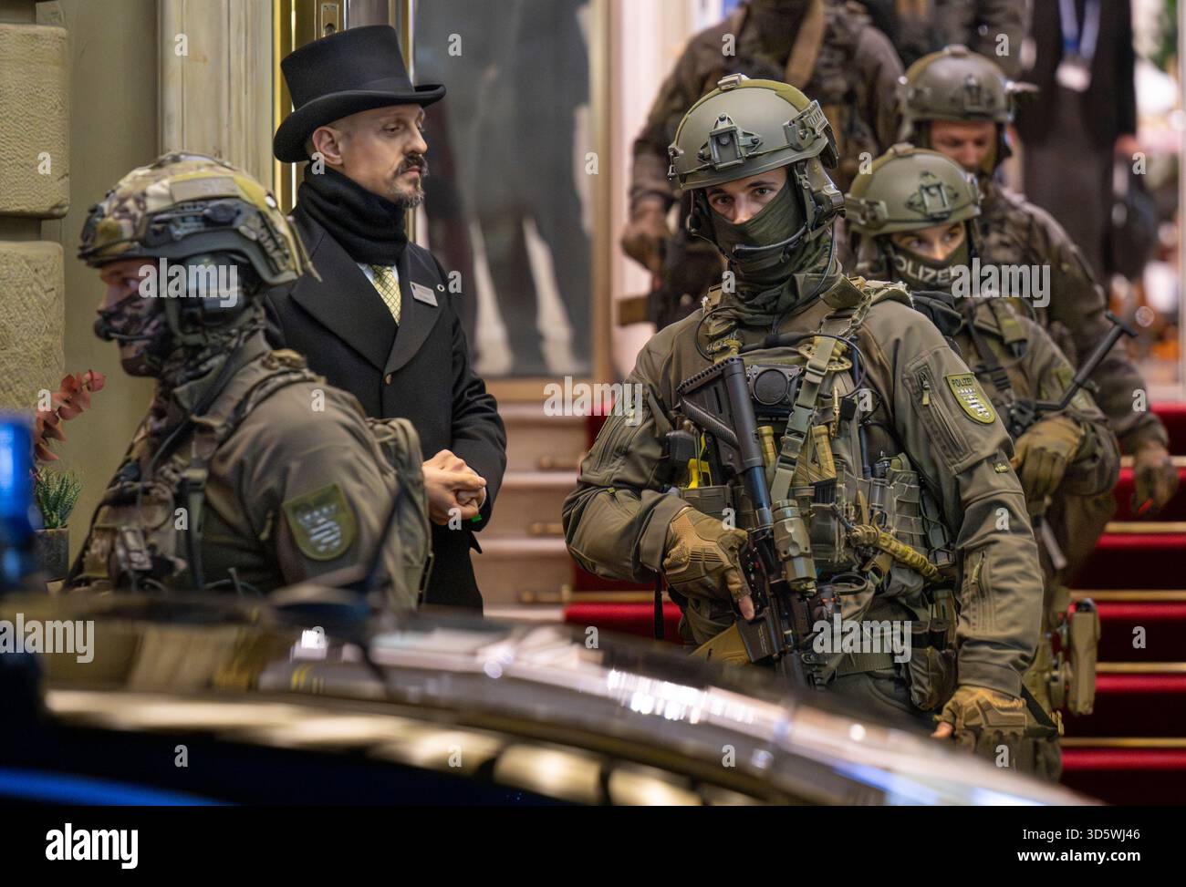 17 November 2025, Hesse, Frankfurt/Main: Masked officers from the ...