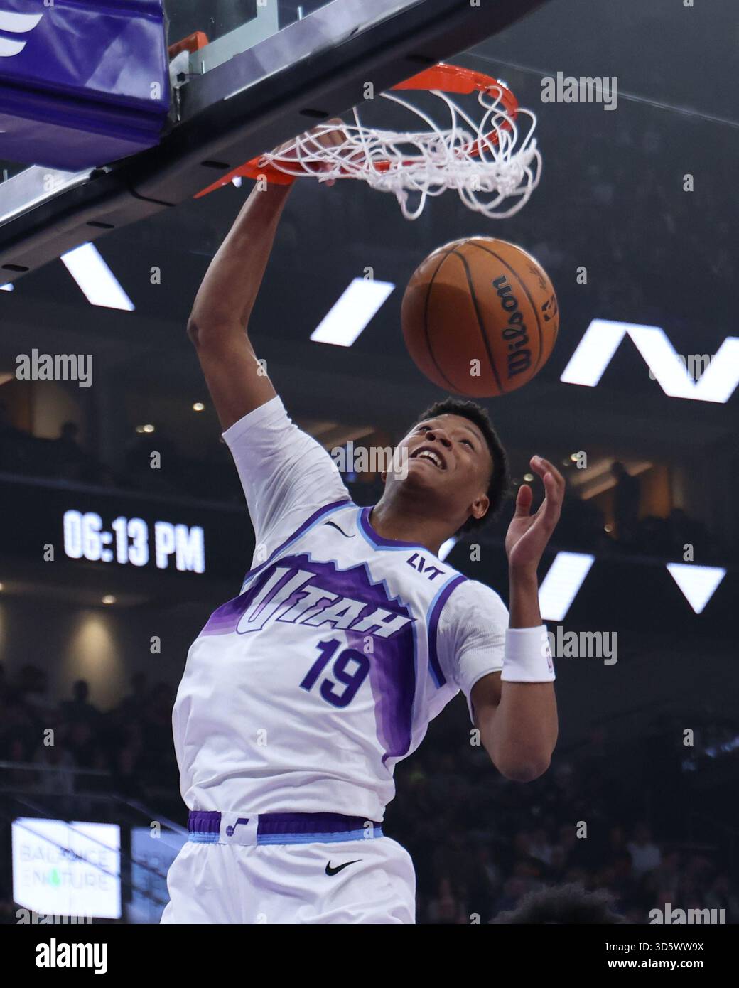 Utah Jazz guard Ace Bailey dunks against the Chicago Bulls during the ...