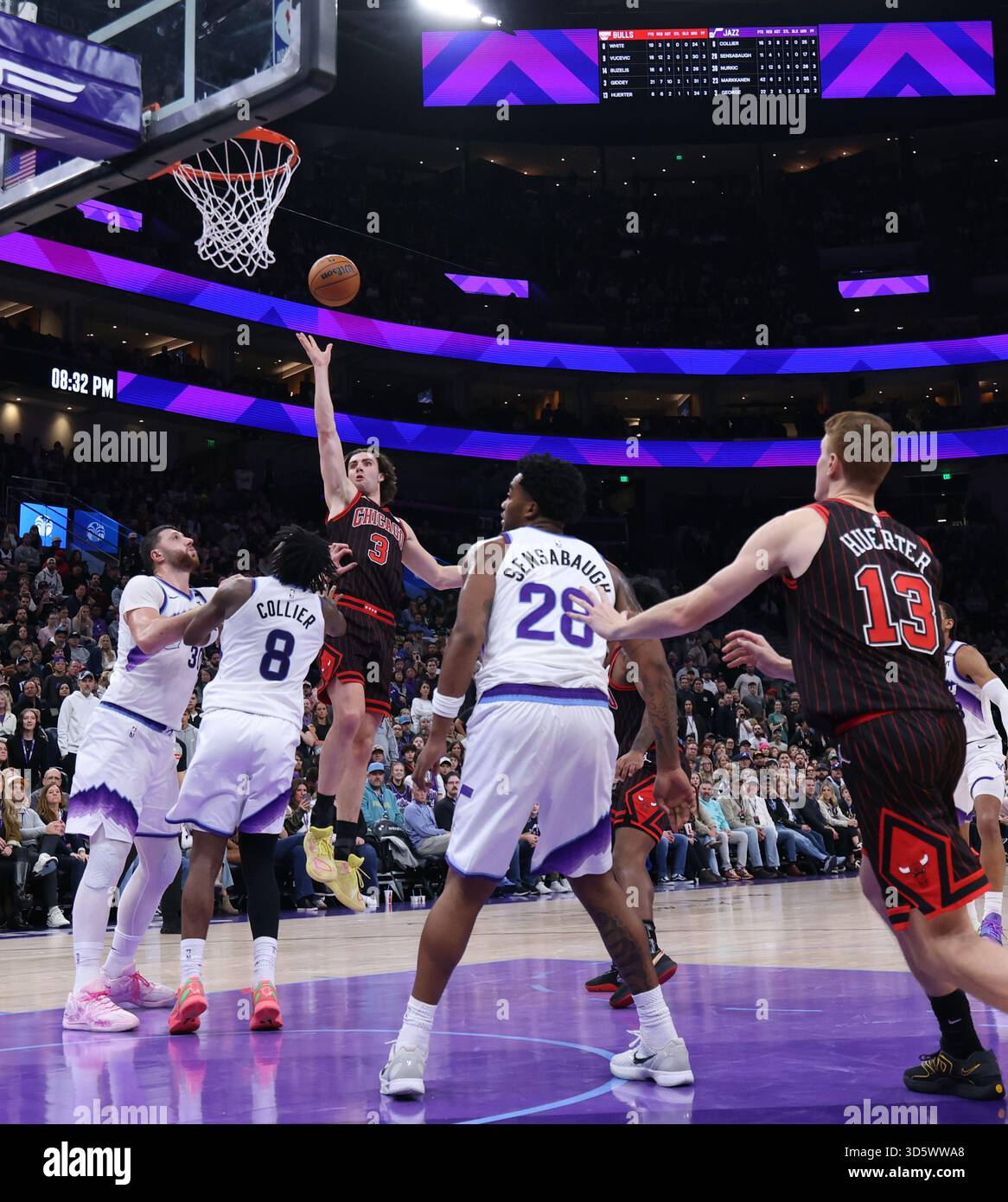 Chicago Bulls guard Josh Giddey (3) shoots during the second half of an ...