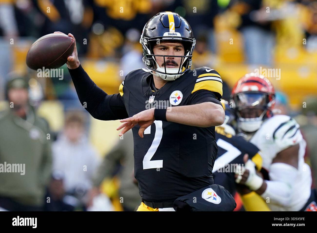 Pittsburgh Steelers quarterback Mason Rudolph (2) looks to throw during ...
