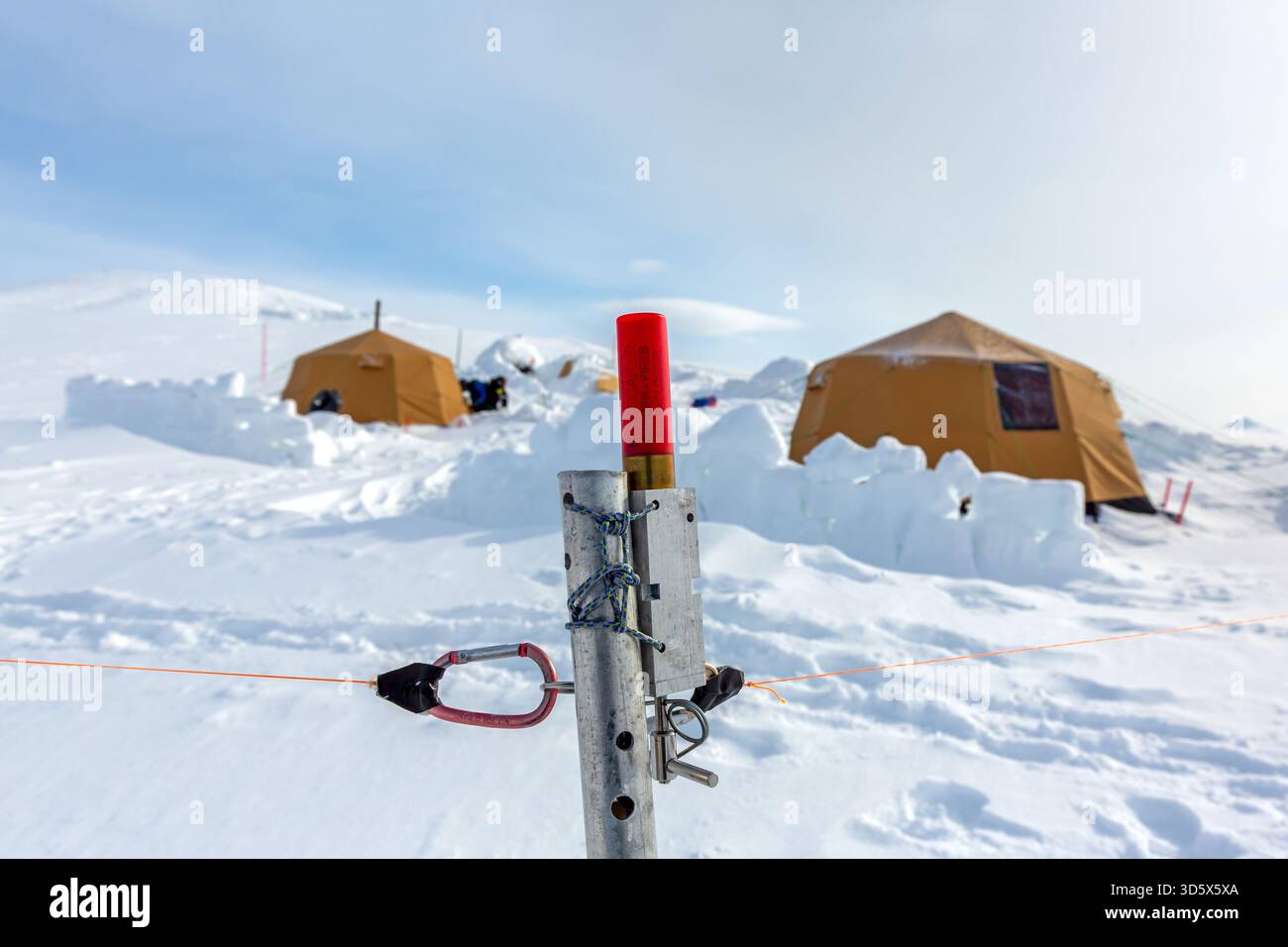 Trip wired explosive hi-res stock photography and images - Alamy