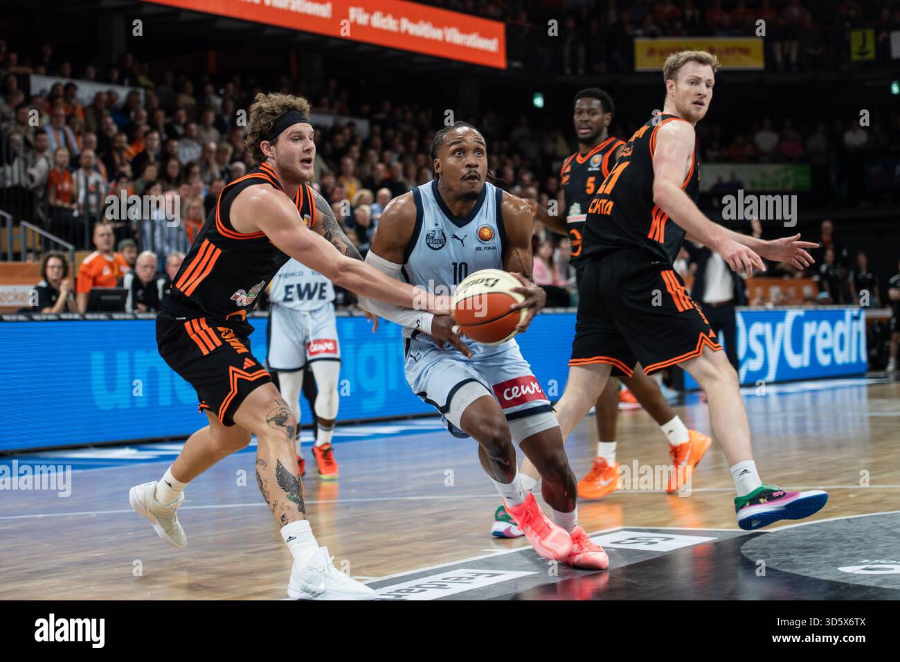 17.11..2025, Rasta Dome, Vechta, GER, BBL Cup, Quarterfinals, Rasta Vechta vs EWE Baskets ...