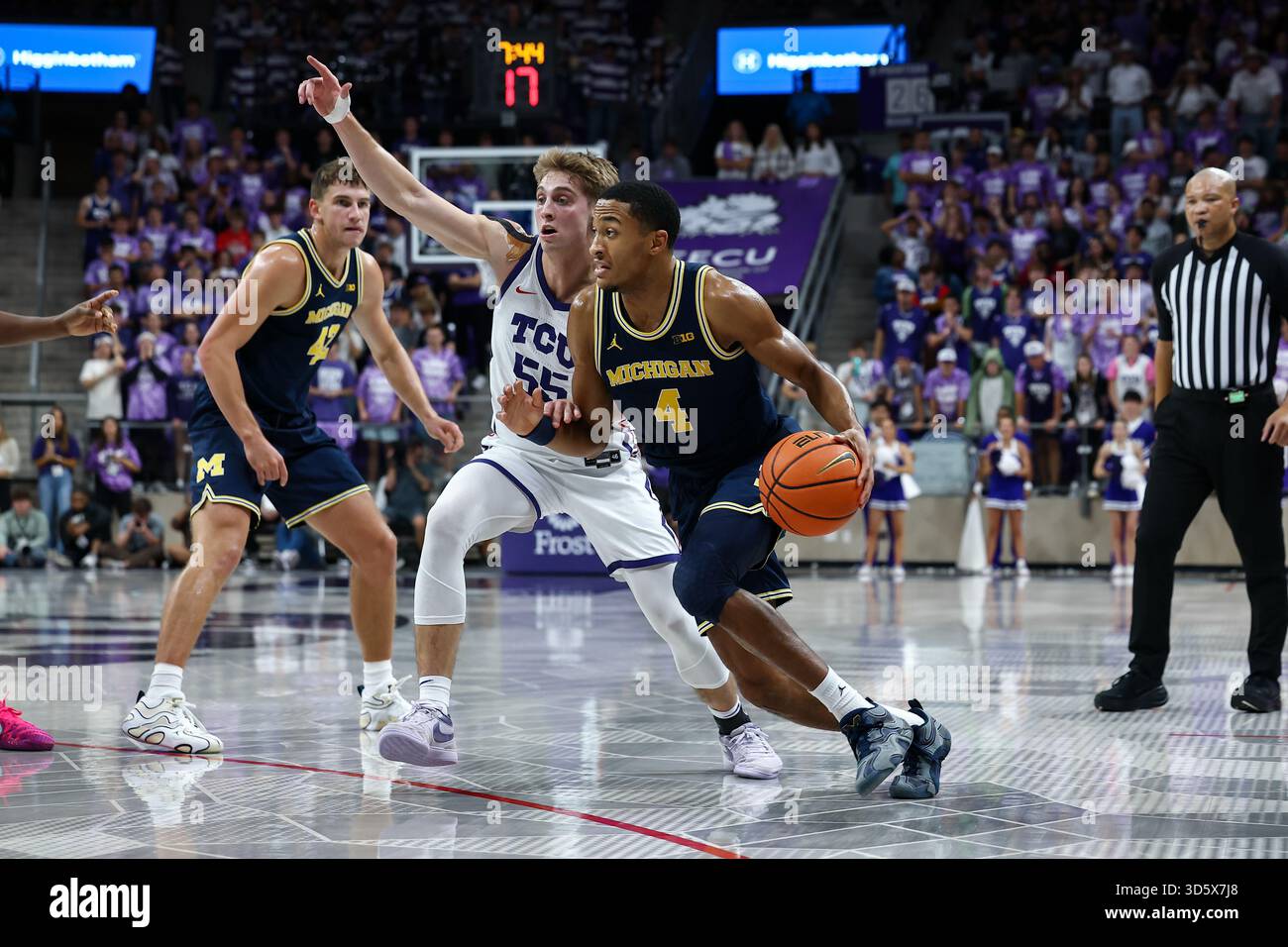 FORT WORTH, TX - NOVEMBER 14: Michigan Wolverines guard Nimari Burnett ...