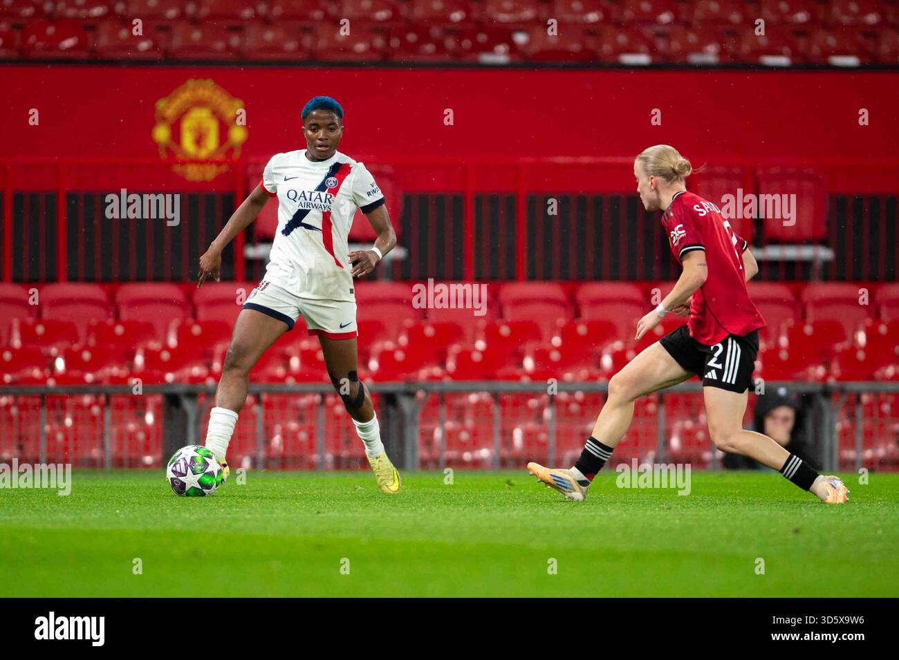 Old Trafford rasheedat Ajibade (10 PSG) and Anna Sanburg (2 Manchester ...