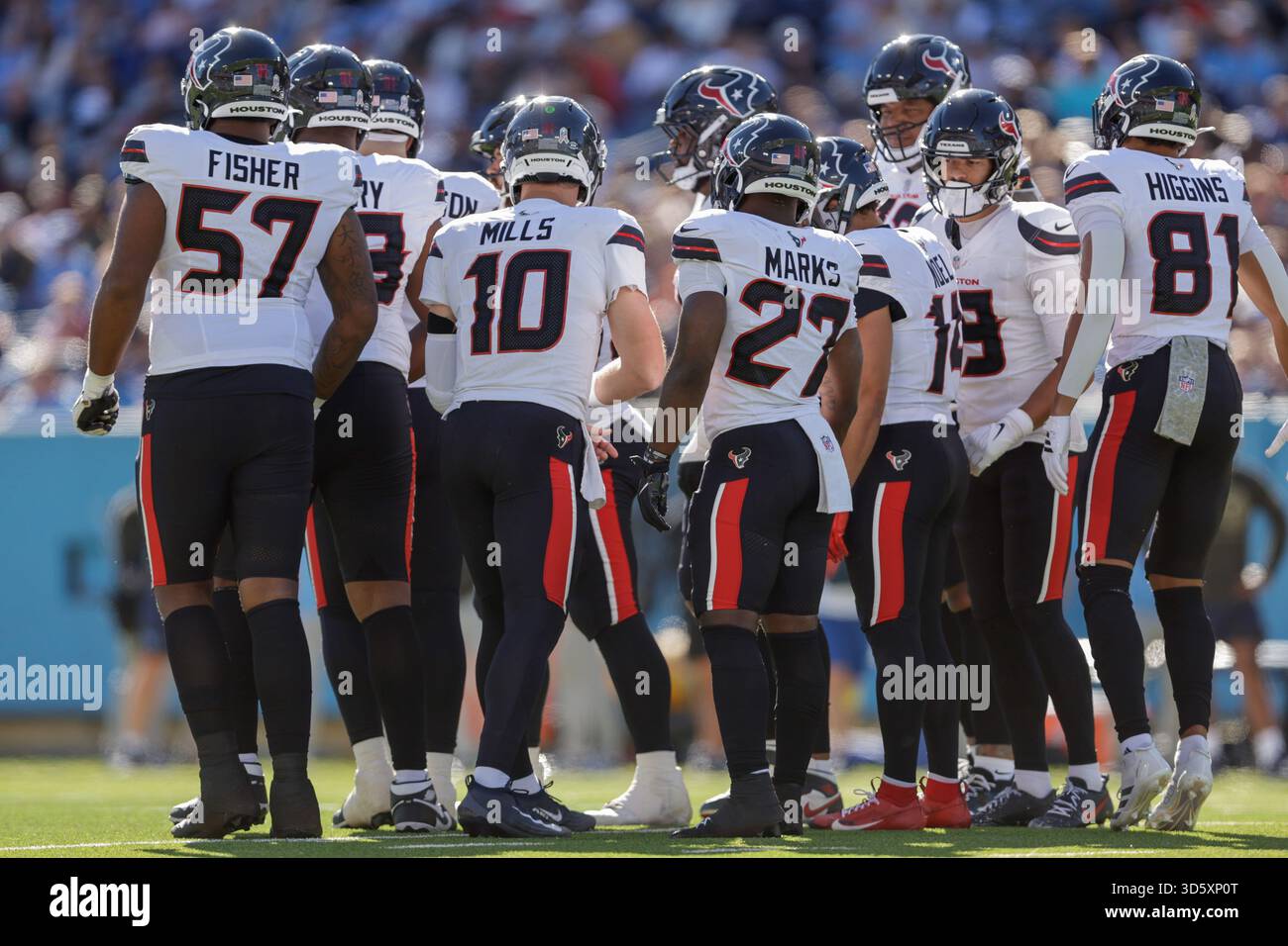 Houston Texans offense huddles up during the first half of an NFL ...