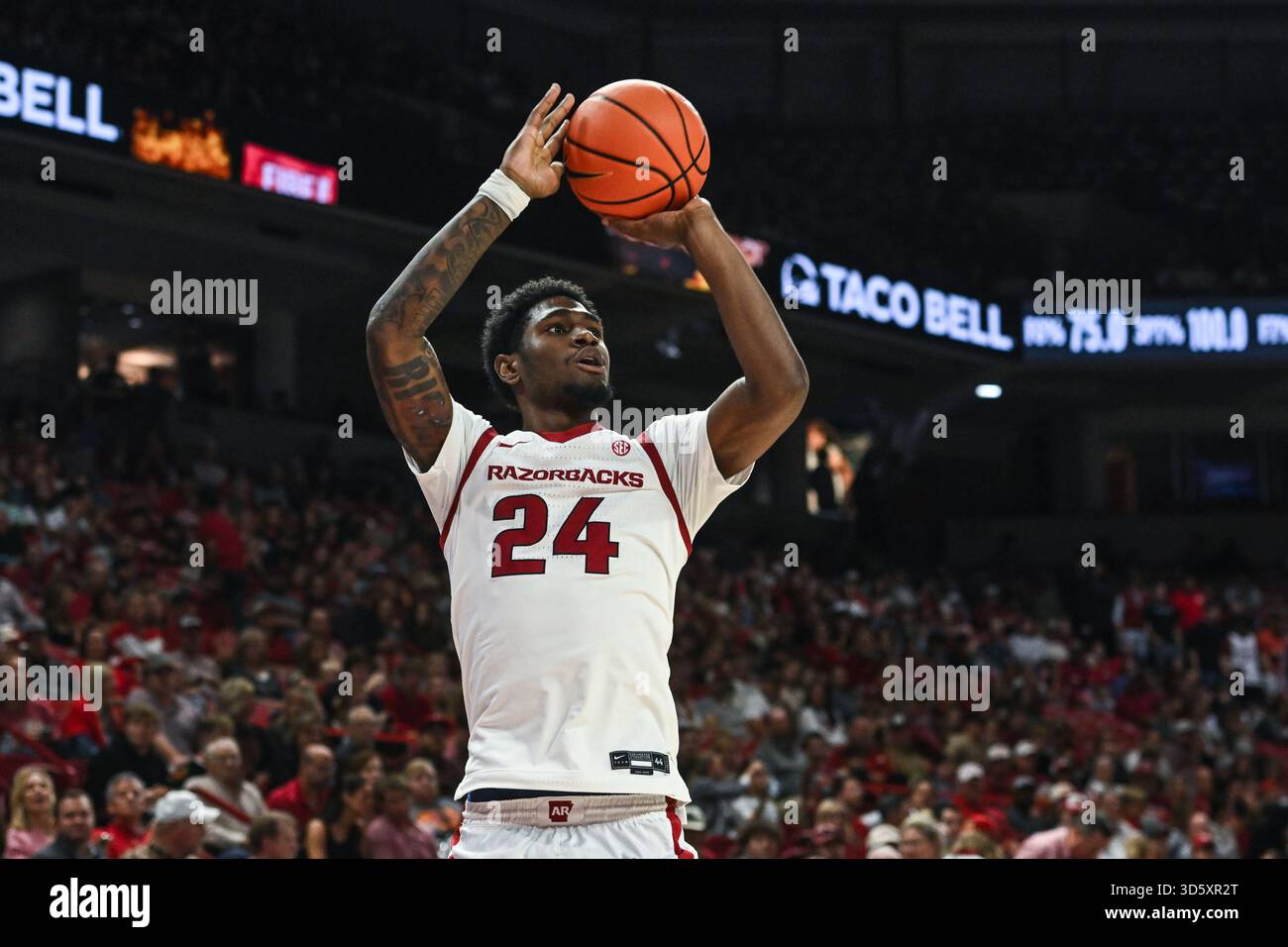 Arkansas guard Billy Richmond III (24) shoots a three pointer against ...