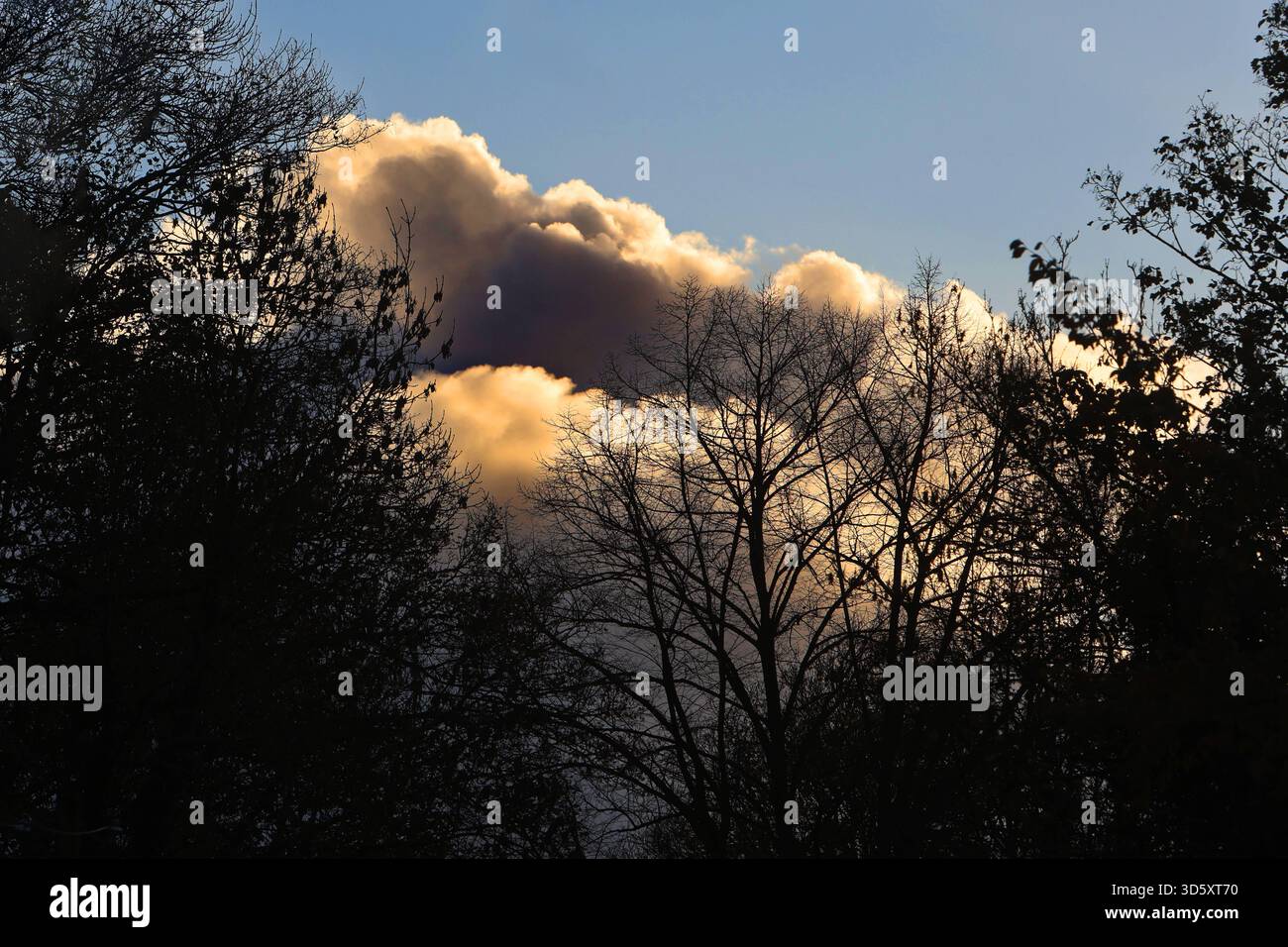 Tiefdruckkomplex hi-res stock photography and images - Alamy