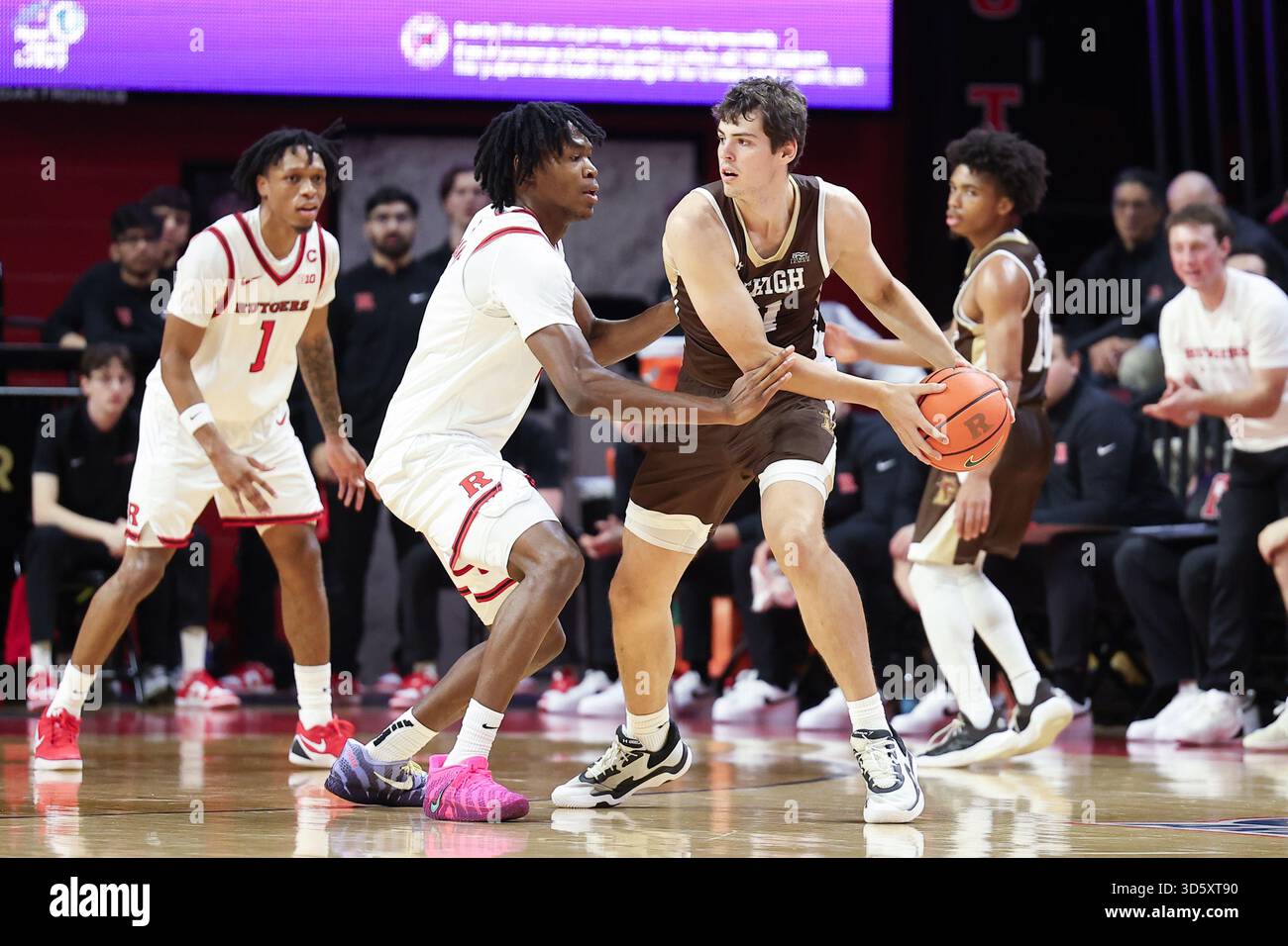 PISCATAWAY, NJ - NOVEMBER 14: Dylan Grant #9 of the Rutgers Scarlet ...