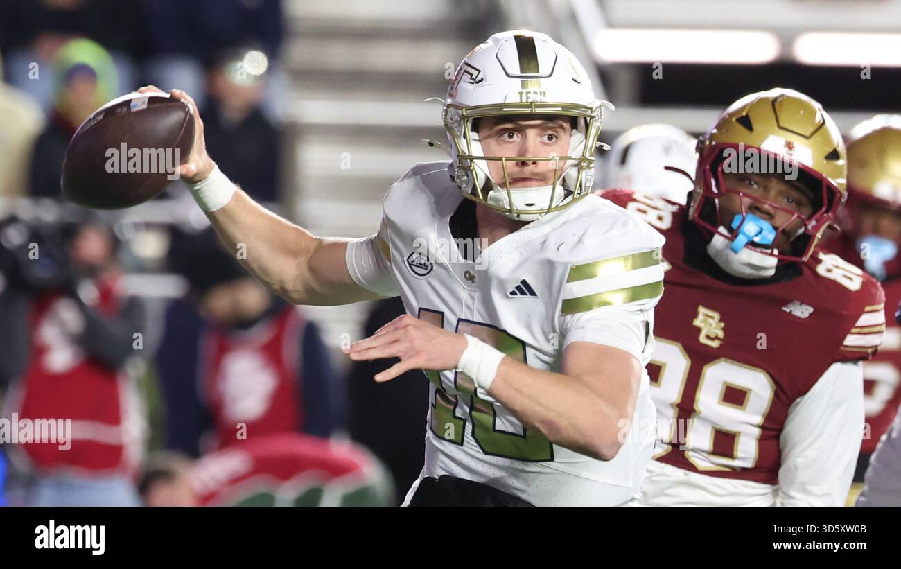 Georgia Tech quarterback Haynes King (10) during an NCAA college ...