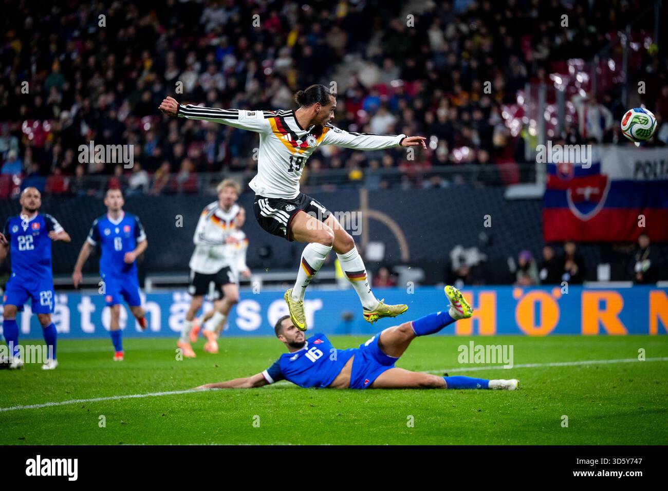 Leroy Sane (Germany, #19) scores the goal [goal] for 4:0, behind him ...