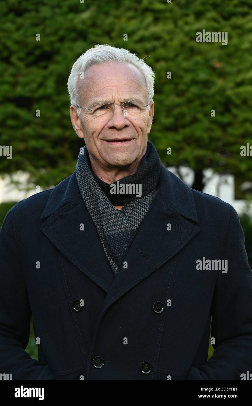 Schauspieler Klaus J. Behrendt Kommissar Max Ballauf posiert am Set des ...