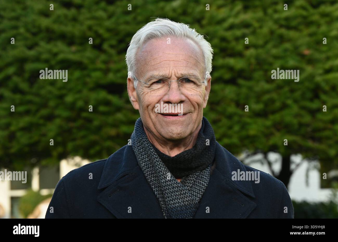 Schauspieler Klaus J. Behrendt Kommissar Max Ballauf posiert am Set des ...