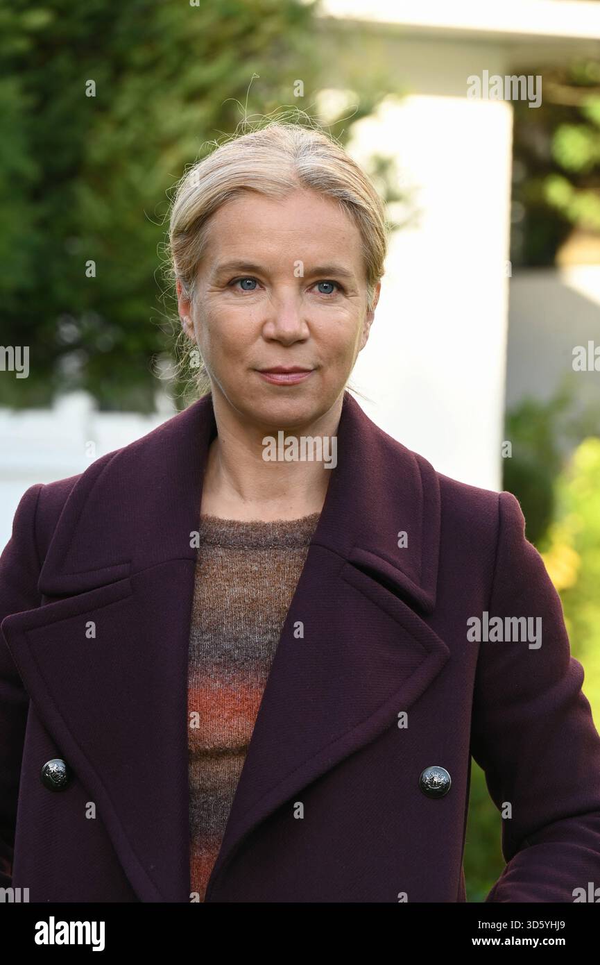 Schauspielerin Alexandra Schalaudek posiert am Set des 98. Kölner ...