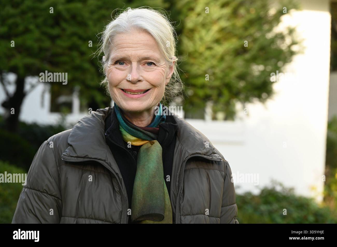 Schauspielerin Corinna Kirchhoff posiert am Set des 98. Kölner Tatort ...