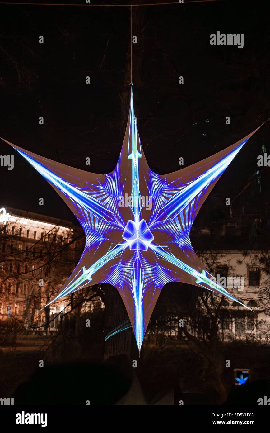 Star shaped light installation hi-res stock photography and images - Alamy