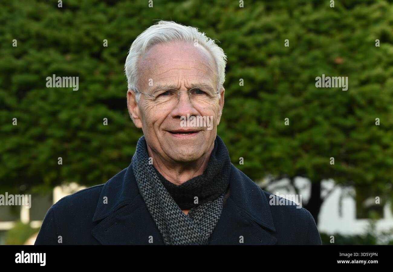 Schauspieler Klaus J. Behrendt Kommissar Max Ballauf posiert am Set des ...