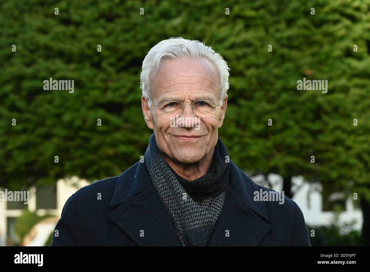 Schauspieler Klaus J. Behrendt Kommissar Max Ballauf posiert am Set des ...