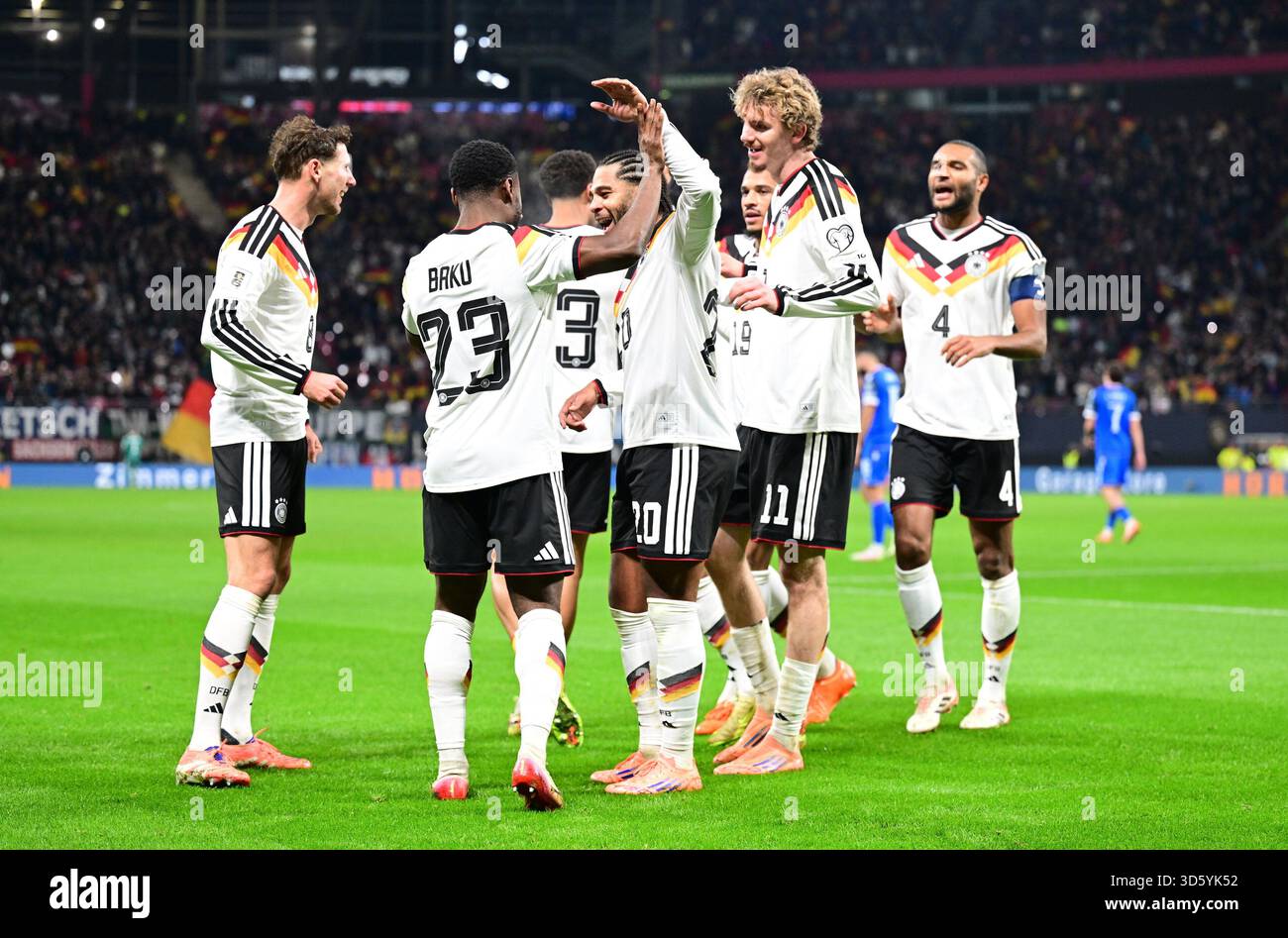 5:0 Goal, celebration, from the left Leon Goretzka, goal scorer Ridle ...