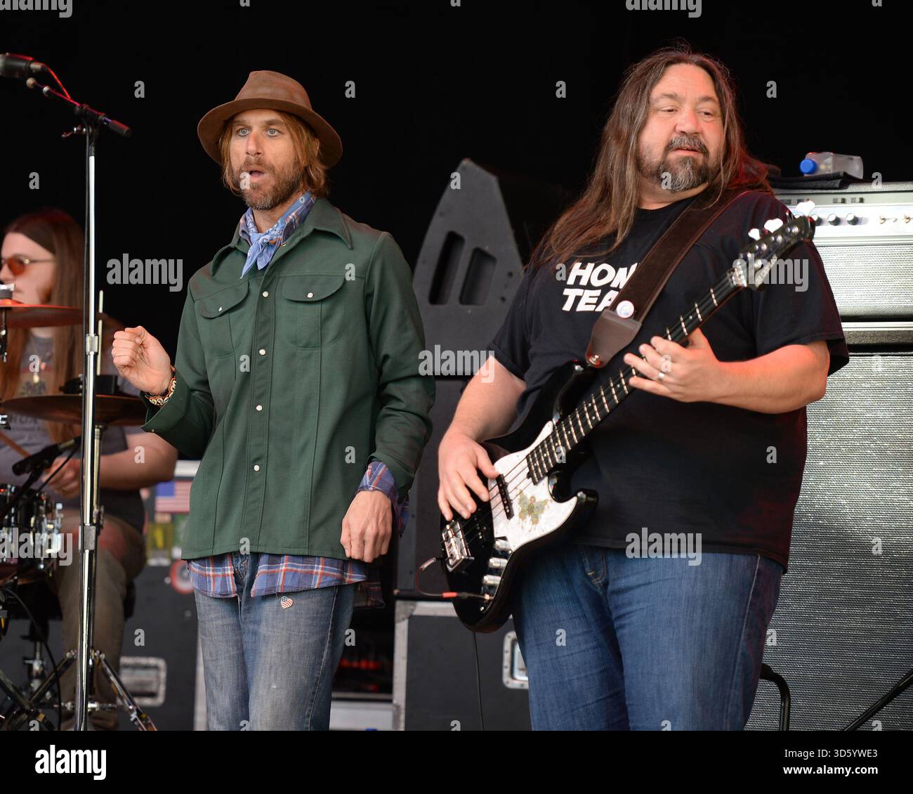 BOCA RATON, JANUARY - 17: Todd Snider, Dave Schools performs during The ...