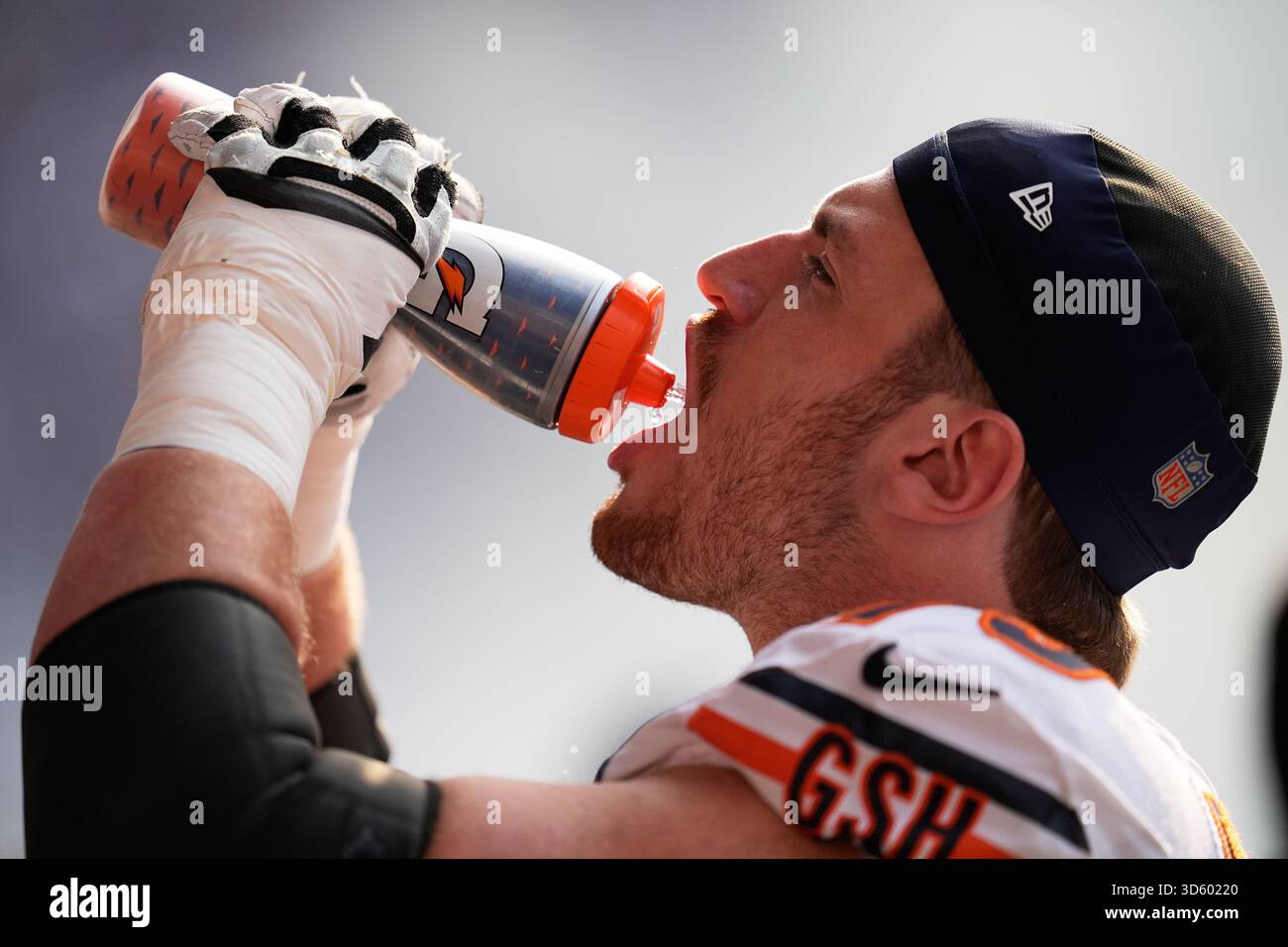 Chicago Bears defensive tackle Andrew Billings (97) hydrates before an ...