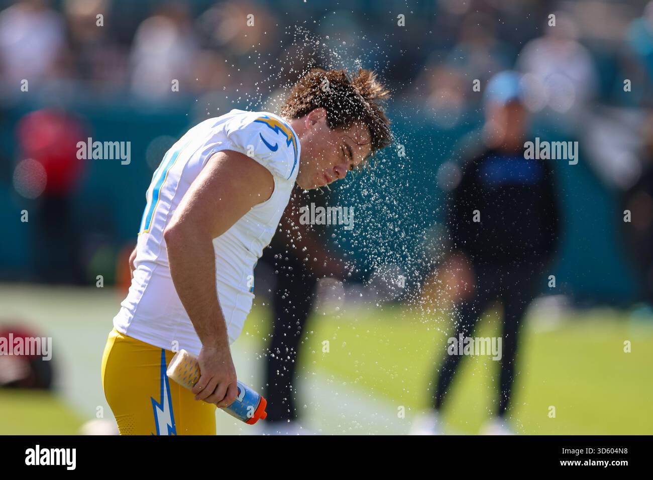 Los Angeles Chargers place kicker Cameron Dicker (11) warms up before ...