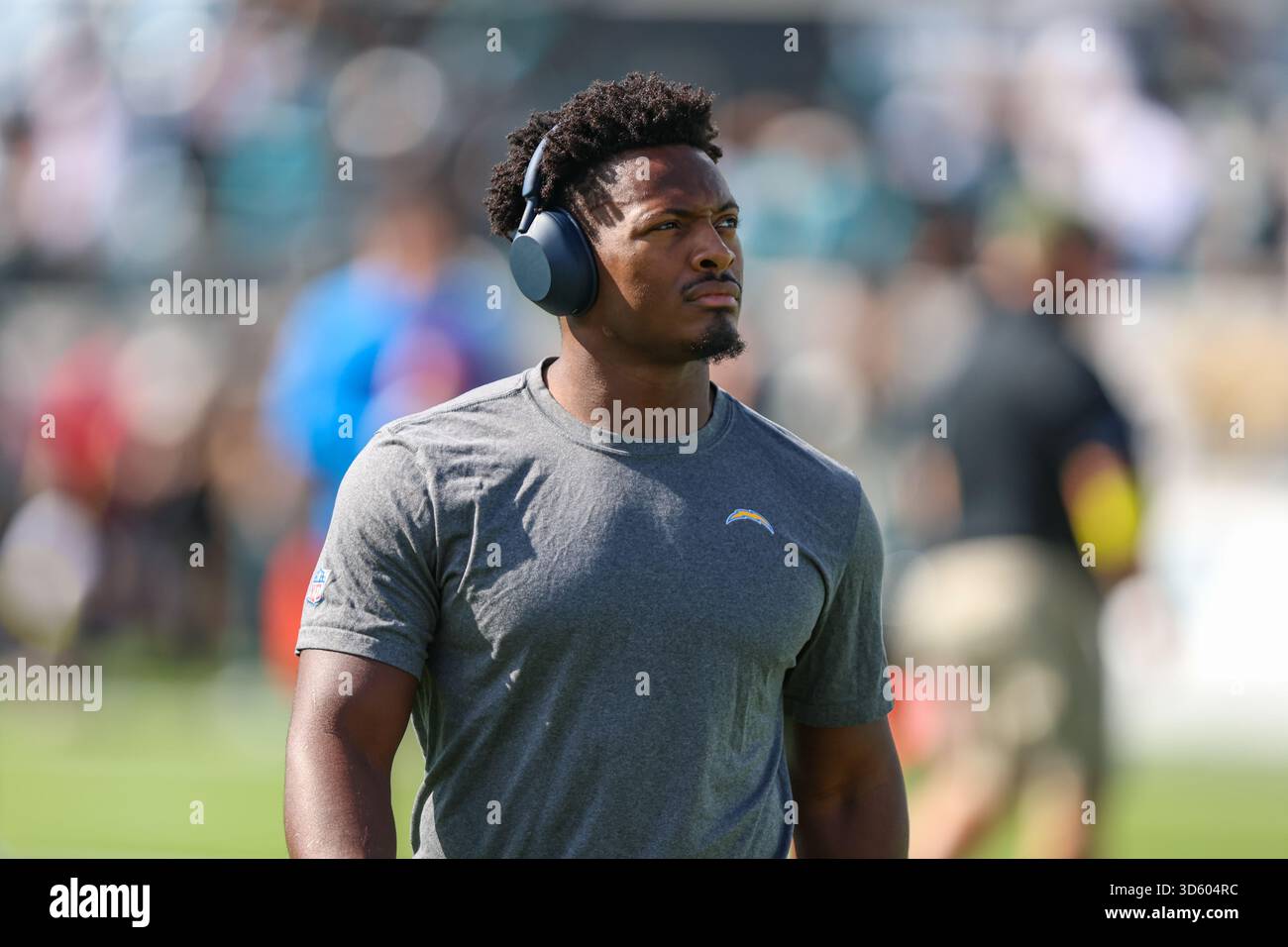 Los Angeles Chargers running back Kimani Vidal (30) warms up before an ...