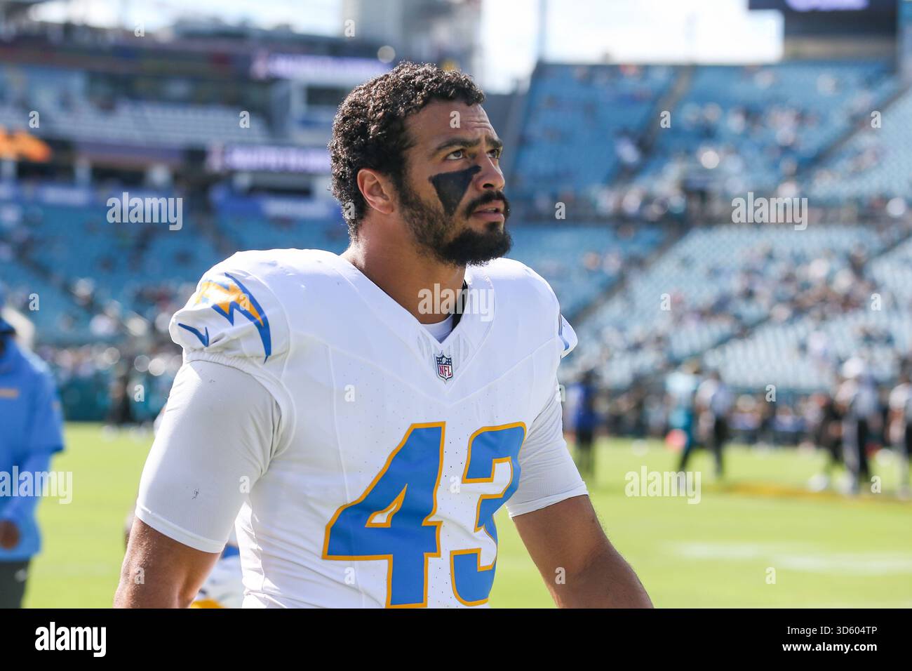 Los Angeles Chargers linebacker Troy Dye (43) walks the sideline before ...