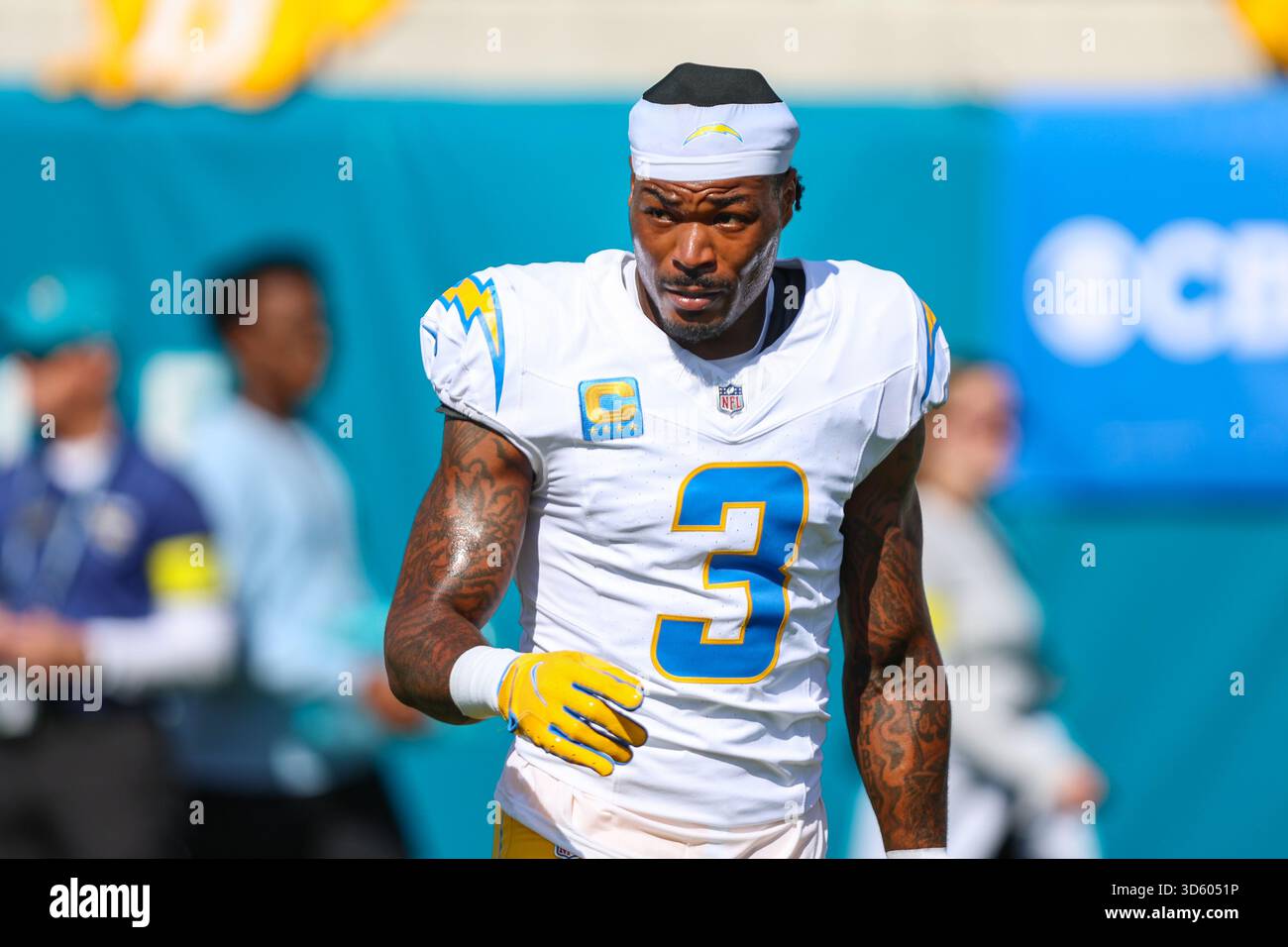 Los Angeles Chargers safety Derwin James Jr. (3) warms up before an NFL ...