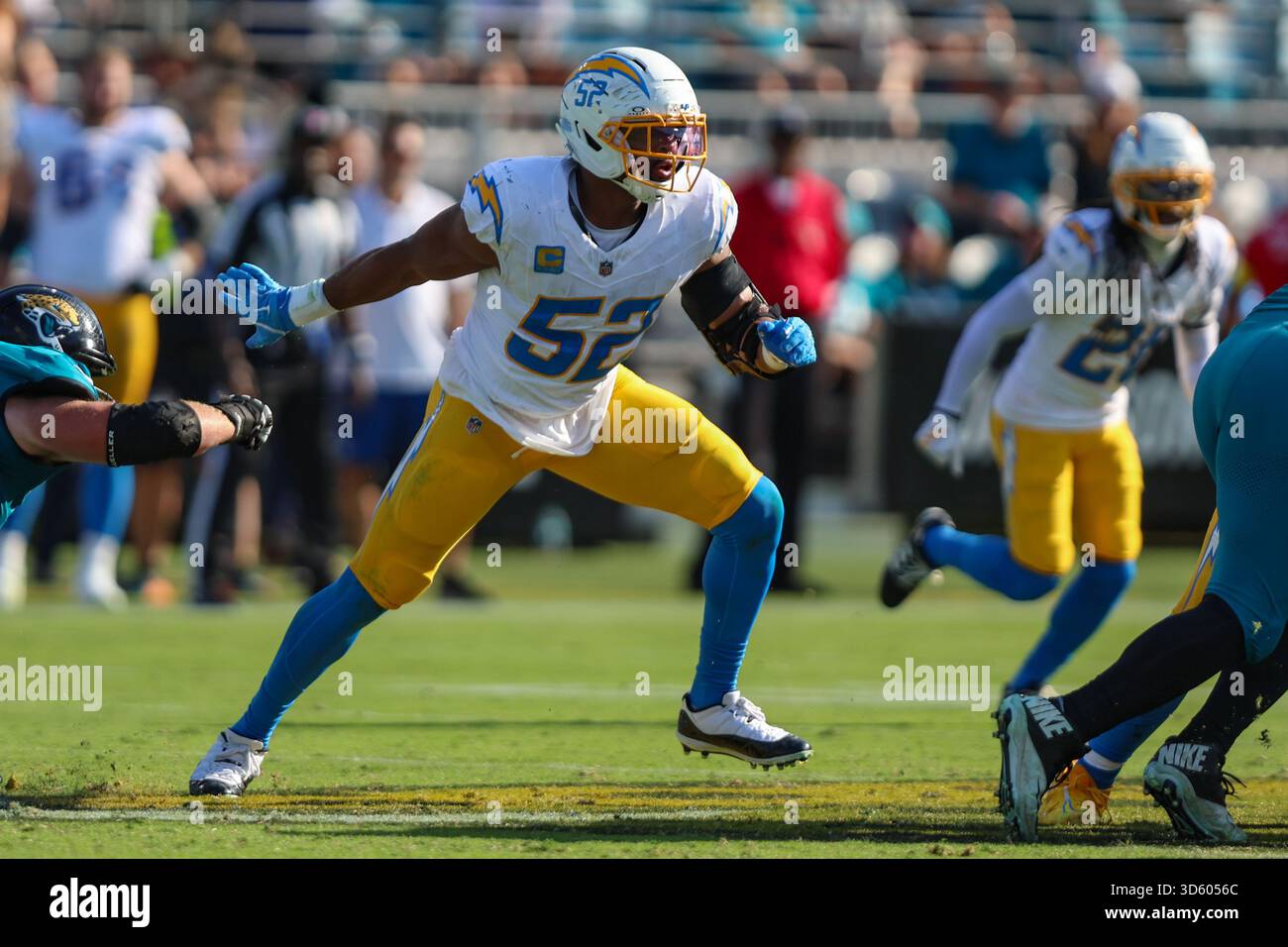 Los Angeles Chargers linebacker Khalil Mack (52) reacts to the play ...