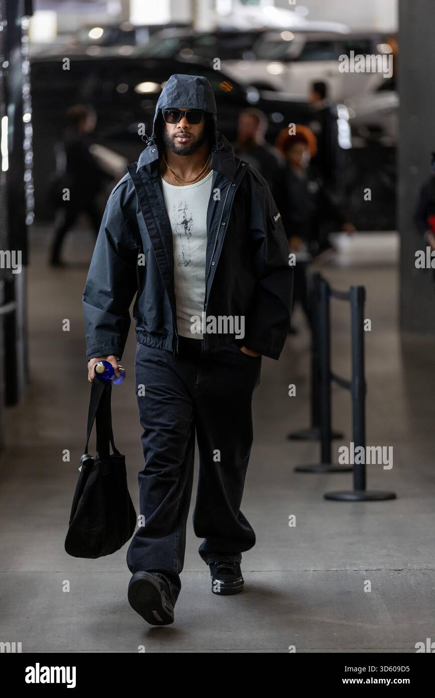 Las Vegas Raiders safety Jeremy Chinn (11) enters the stadium before ...