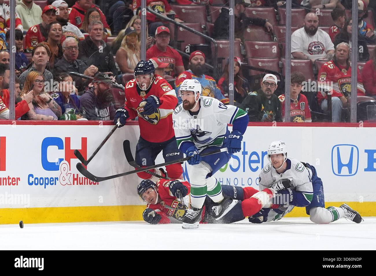 Florida Panthers center Carter Verhaeghe (23) and Vancouver Canucks ...