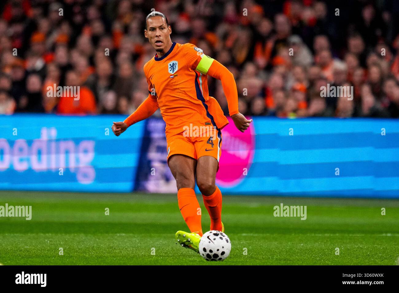 AMSTERDAM, NETHERLANDS - NOVEMBER 17: Virgil van Dijk of Netherlands ...