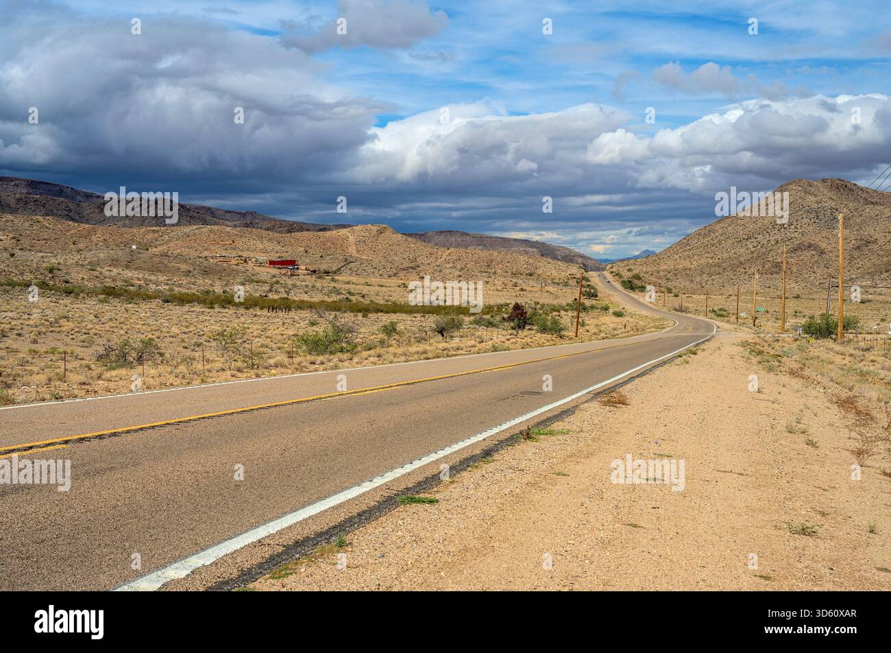 Countryside road outside Kingman Arizona leading to the East Stock ...