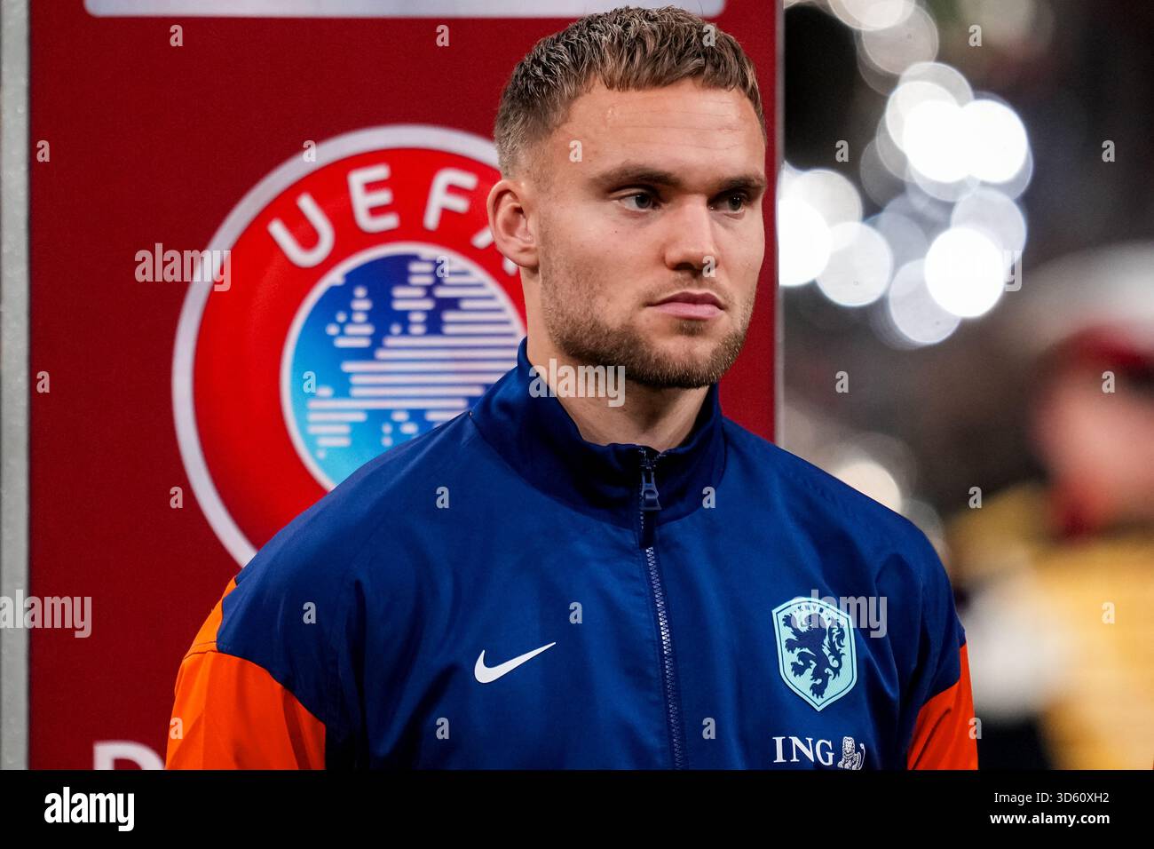 AMSTERDAM, NETHERLANDS - NOVEMBER 17: Netherlands goalkeeper Bart ...