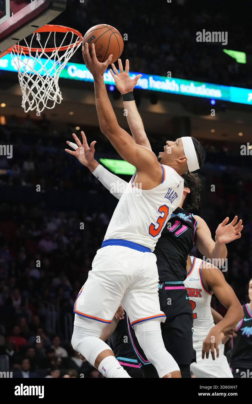 New York Knicks guard Josh Hart (3) goes to the basket against Miami ...