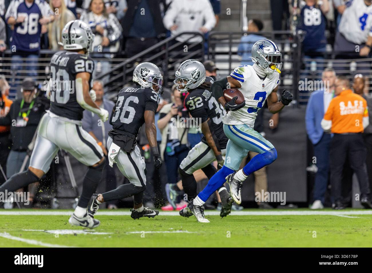 Dallas Cowboys wide receiver George Pickens (3) catches a pass and ...