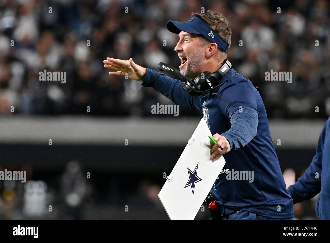 Dallas Cowboys head coach Brian Schottenheimer celebrates a Cowboys ...