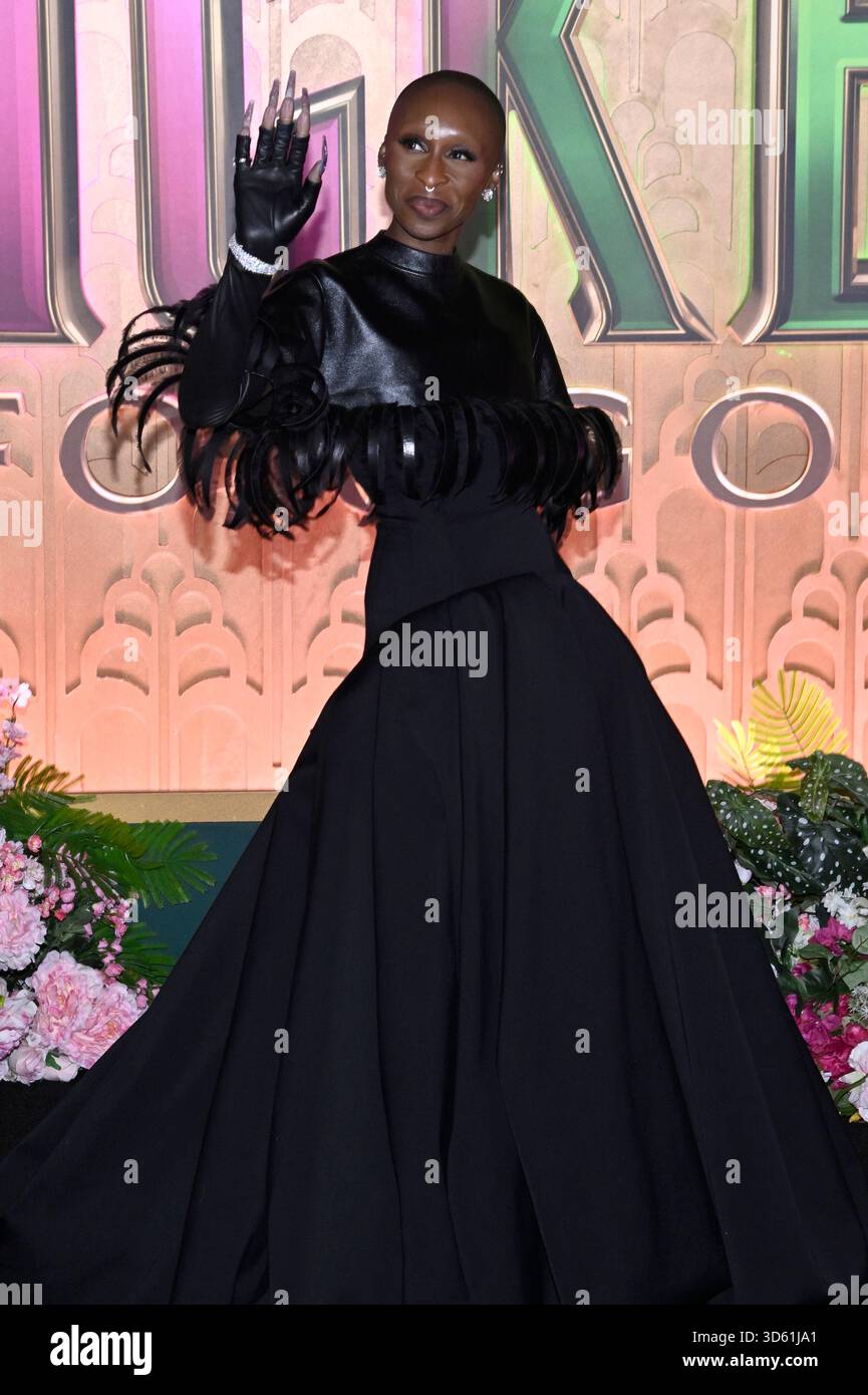 Cynthia Erivo walking the red carpet at 'Wicked: For Good!' New York ...